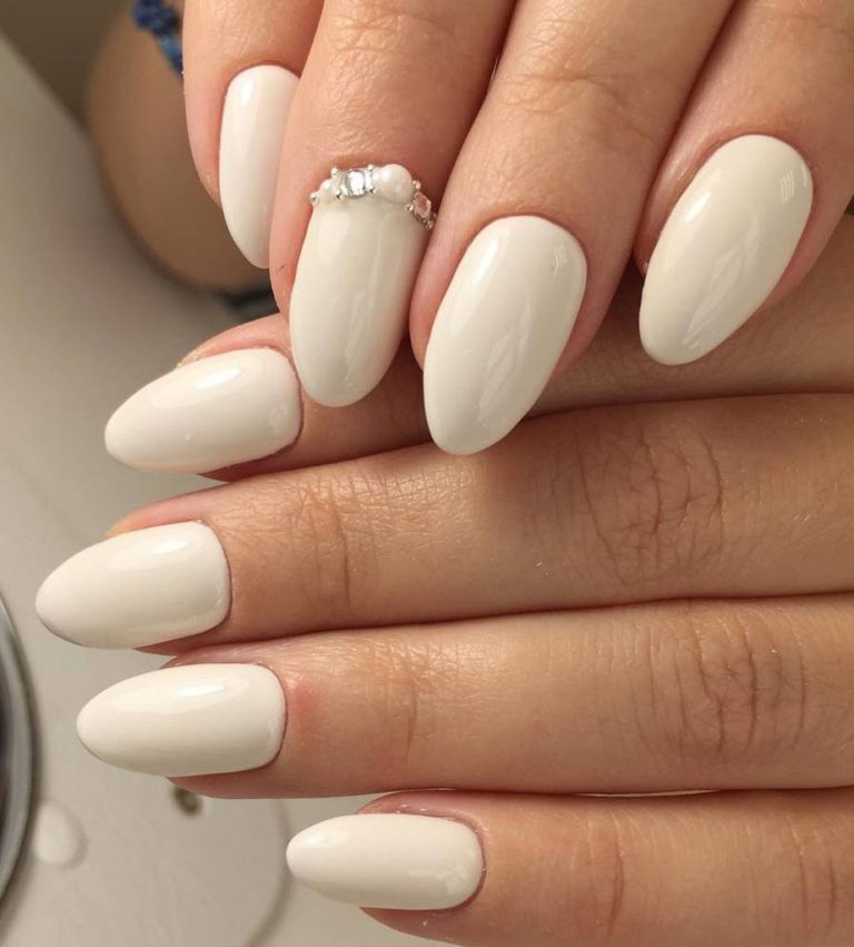 Ivory – Shine On Nails